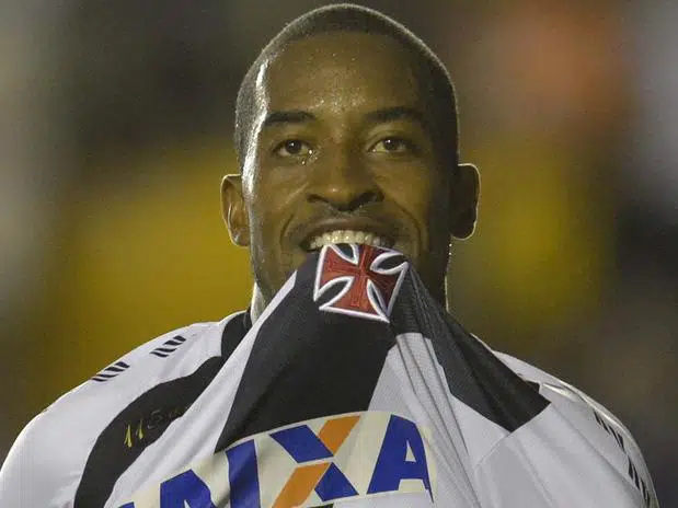 Após 10 anos fora, Edmilson quer curtir o Carnaval, mas com moderação