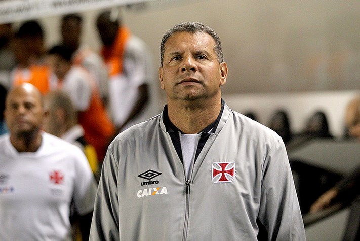 Celso Roth relembra os bastidores do gol mil de Romário | SuperVasco