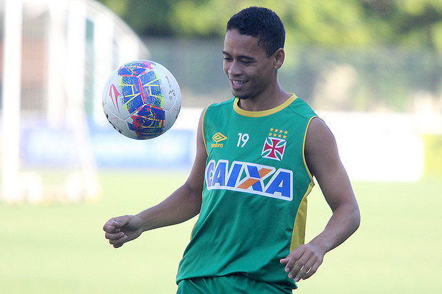 Veja como está a adaptação de Yago Pikachu dentro e fora de campo ...