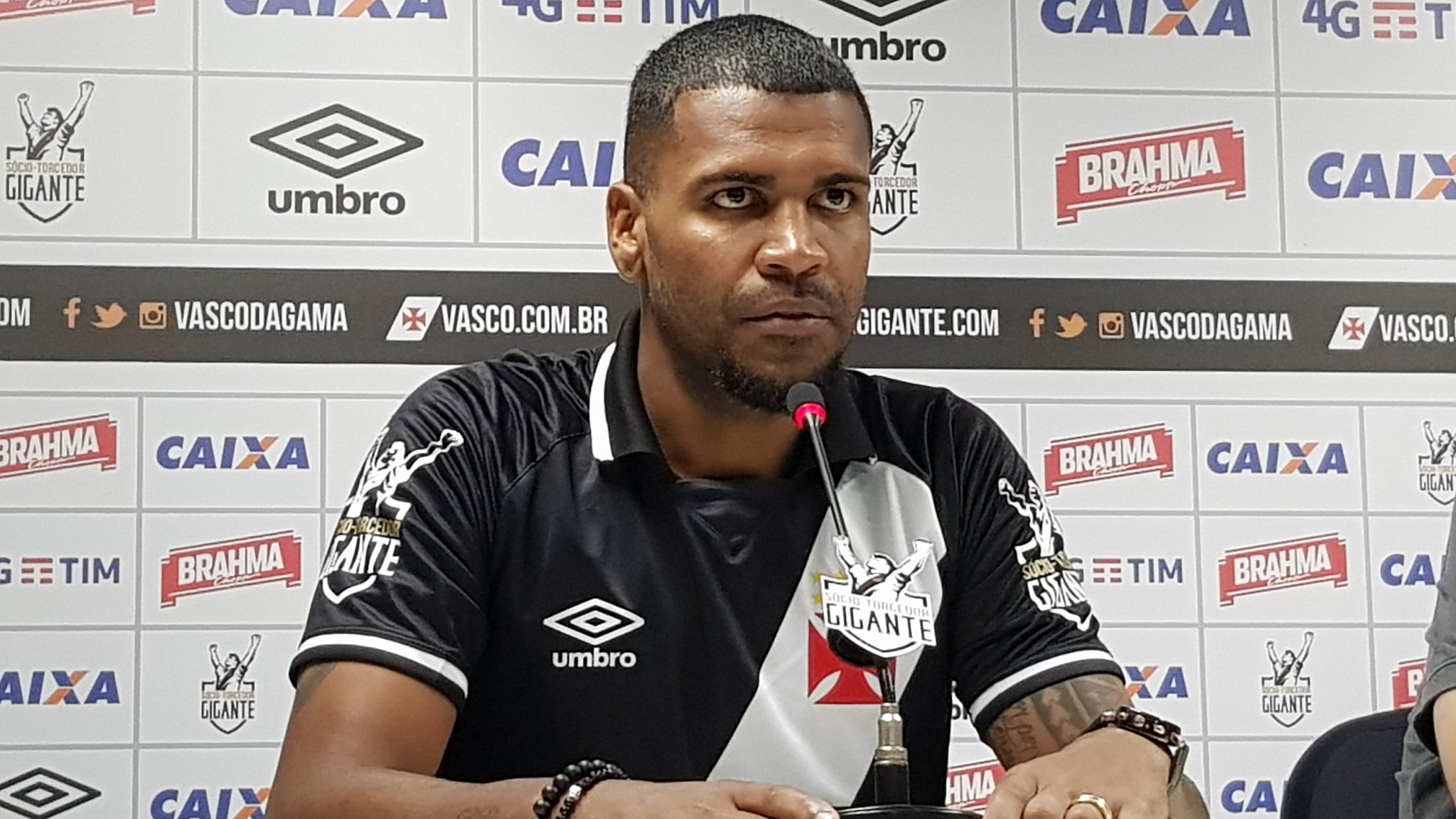 Breno é apresentado e se diz disposto a reviver o bom início de ...