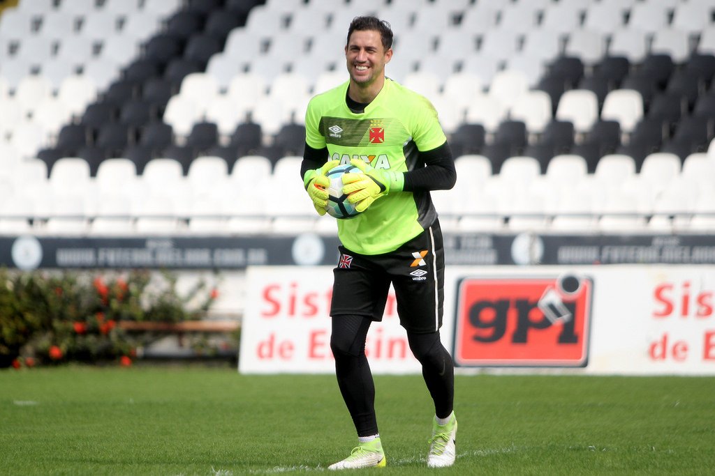 Martín Silva segue intocável mesmo com números ruins da defesa | SuperVasco