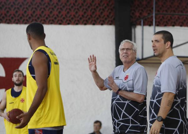 Basquete - Alberto Bial fala sobre estreia do Vasco no NBB | SuperVasco