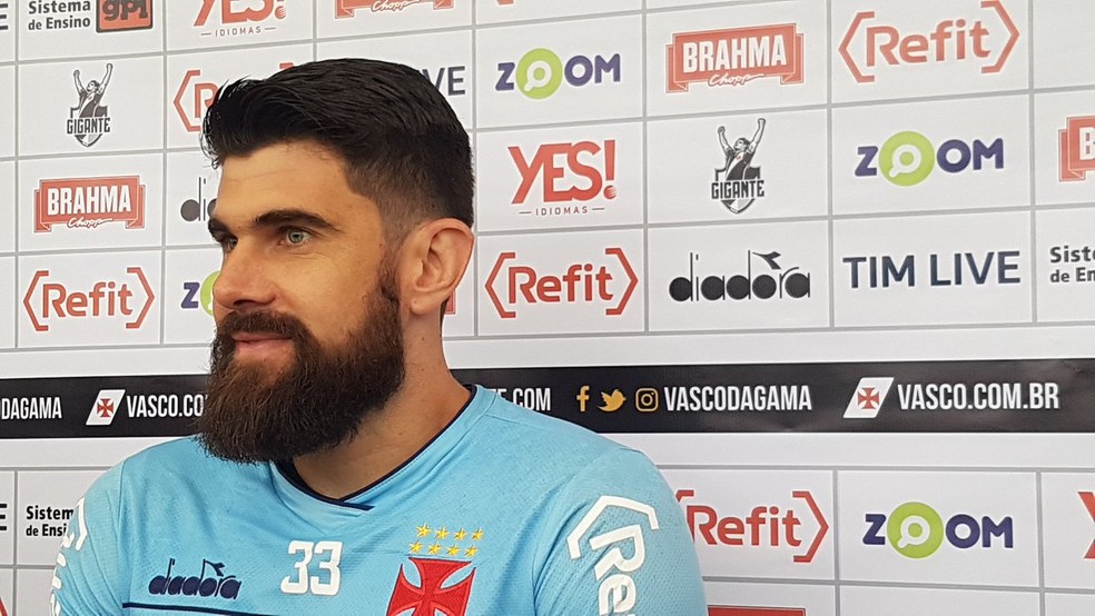 Ao lado de ídolos, Fernando Miguel inicia 2019 como titular absoluto ...