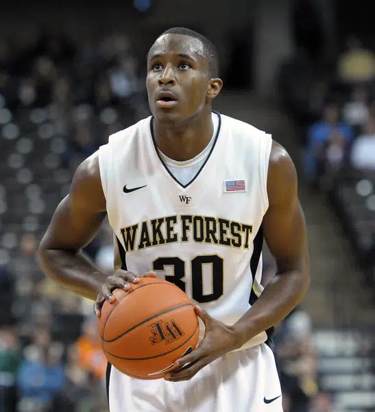 Basquete - Conheça o novo reforço do Vasco, Travis McKie | SuperVasco