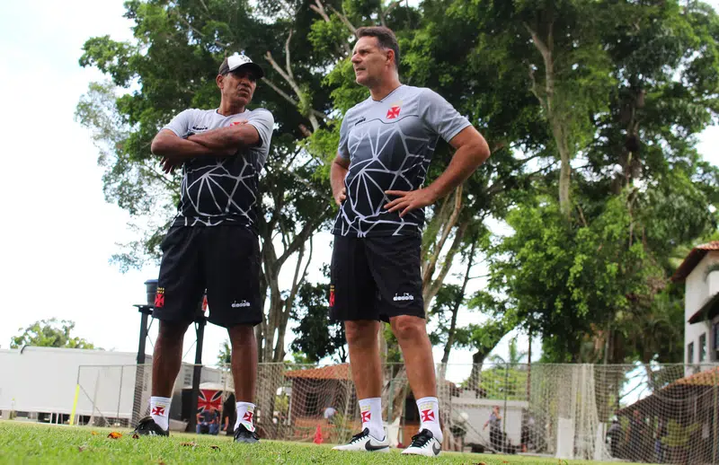 Veja ídolos, curiosidades e títulos dos goleiros do Vasco na história