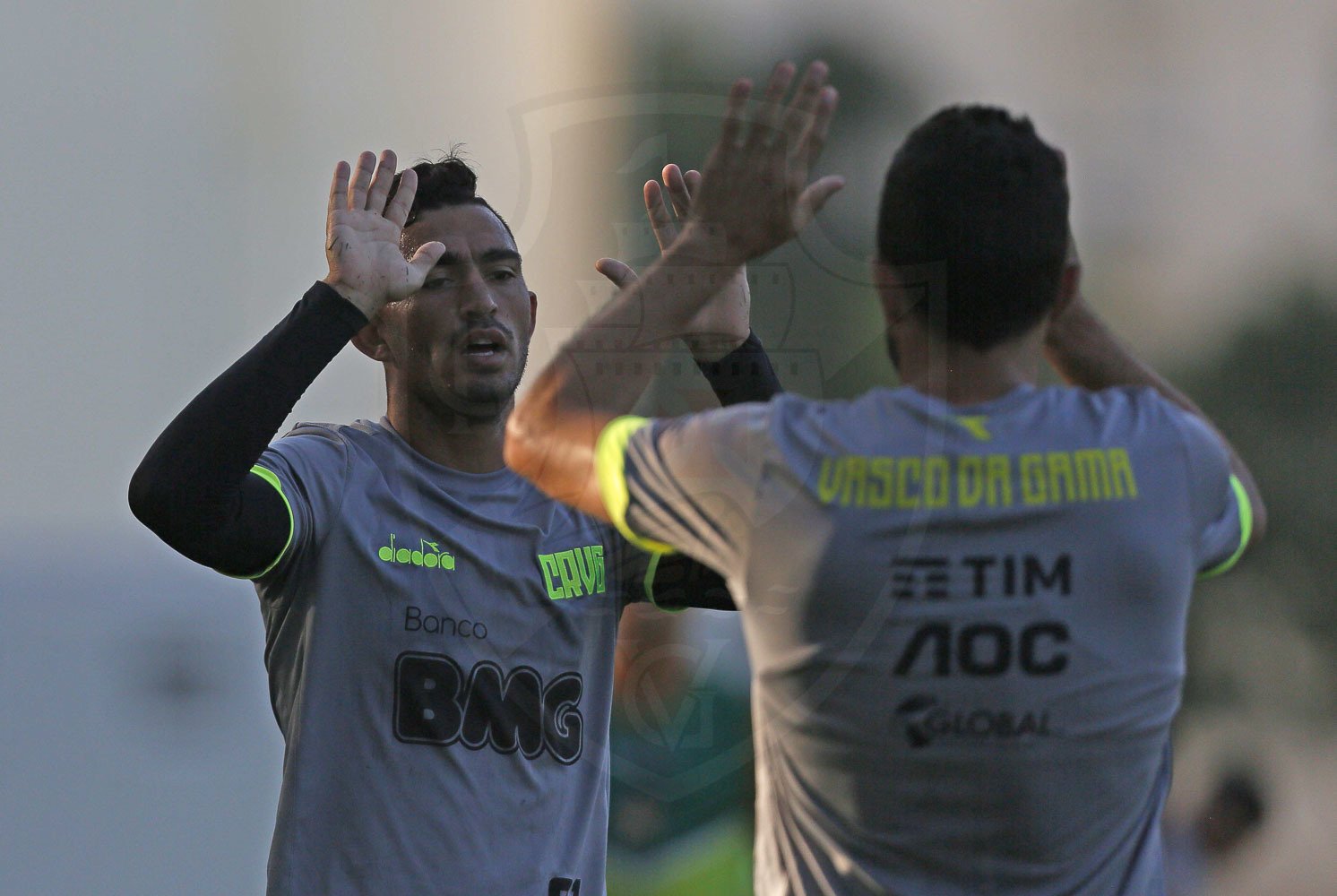 Raul vira peça-chave no meio do Vasco e ganha nova função com ...