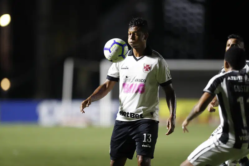 Vídeo: Veja trechos da estreia de Guarín | SuperVasco