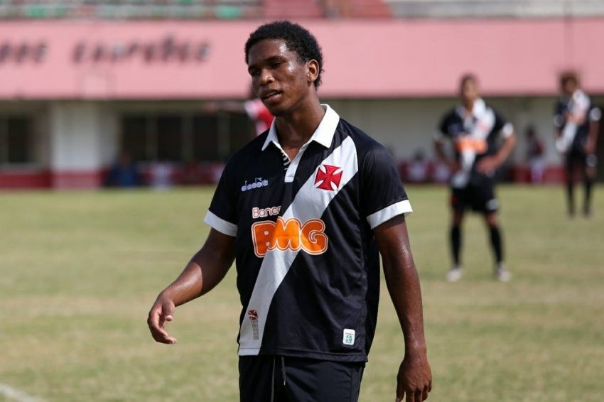 Revelação do começo do ano, Juninho é afastado pelo Vasco | SuperVasco