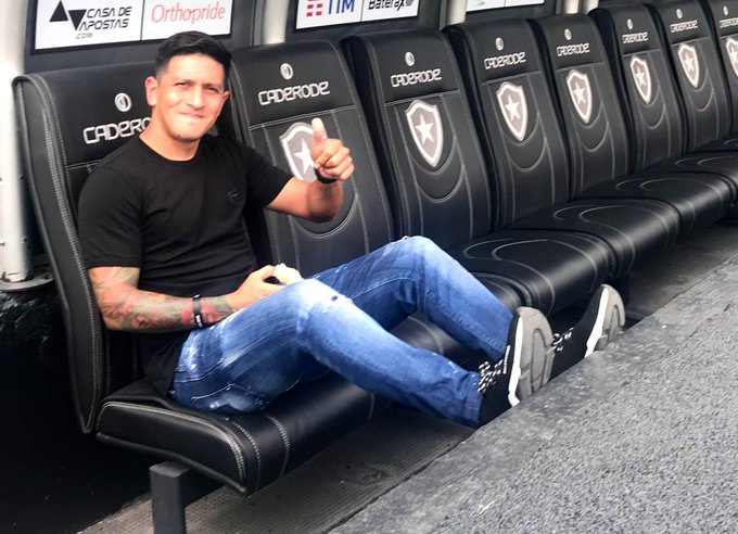 Germán Cano acompanhou o clássico entre Botafogo e Vasco; veja foto ...