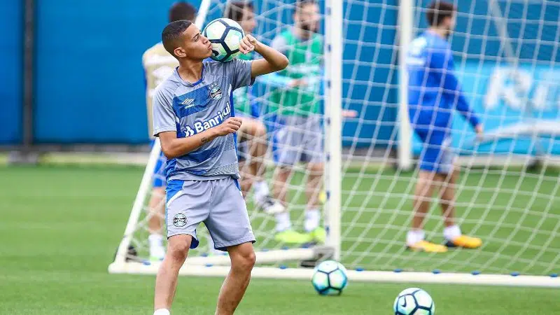 Vídeo: Jornalista fala sobre Patrick, Antonio Valencia e Latif Blessing