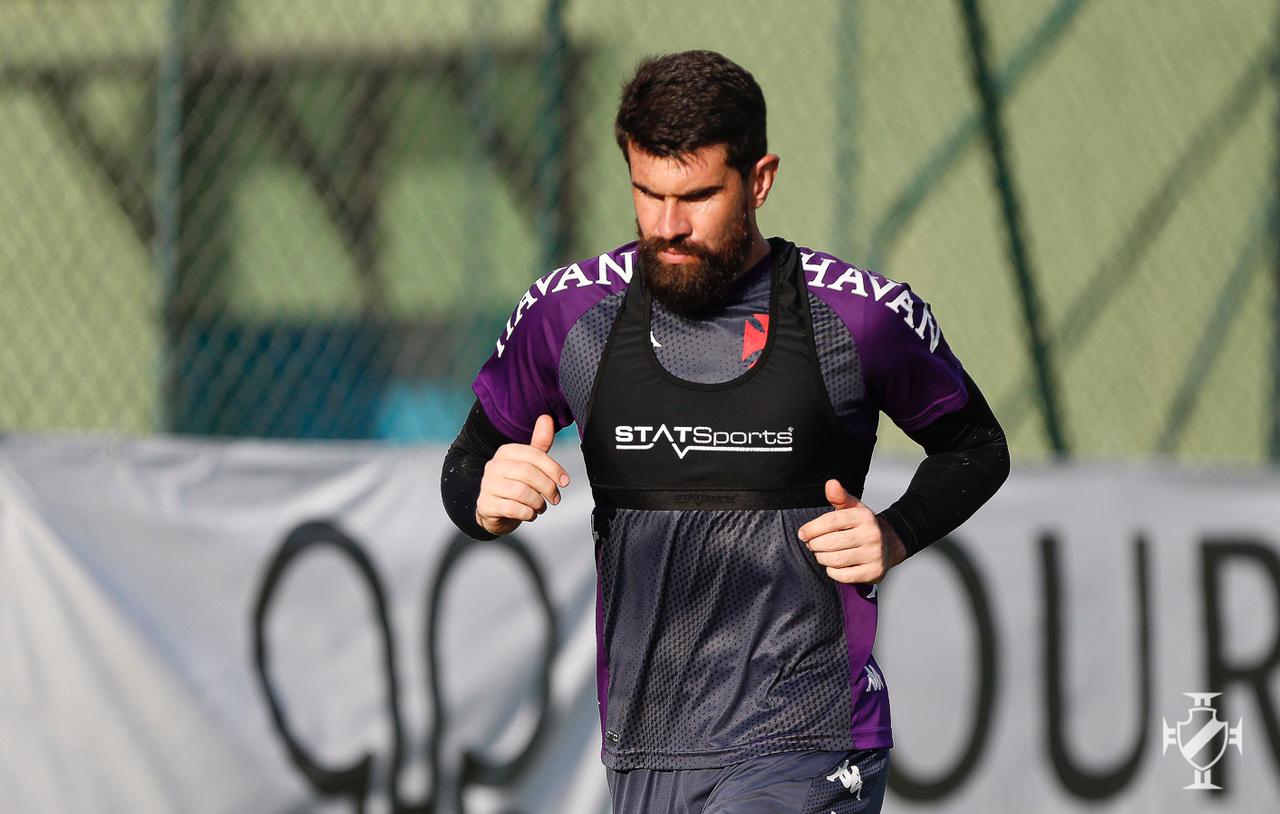 Fernando Miguel aparece no top 5 goleiros do Brasileirão | SuperVasco