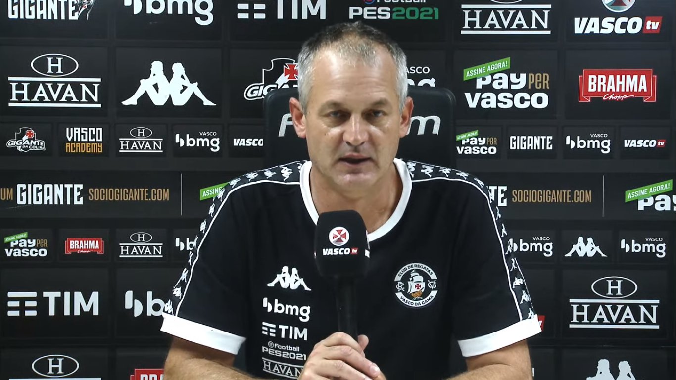 Entrevista exclusiva de Lisca falando sobre sua chegada ao Vasco; vídeo