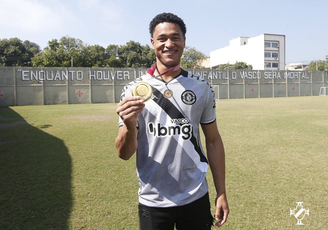 Lucão, cria do Vasco, foi o destaque Sofascore contra o Corinthians ...