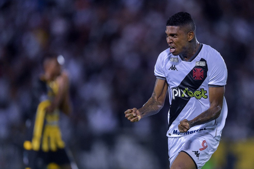 Em boa fase, Raniel revela parte das metas no Vasco: 'Se eu disser...'