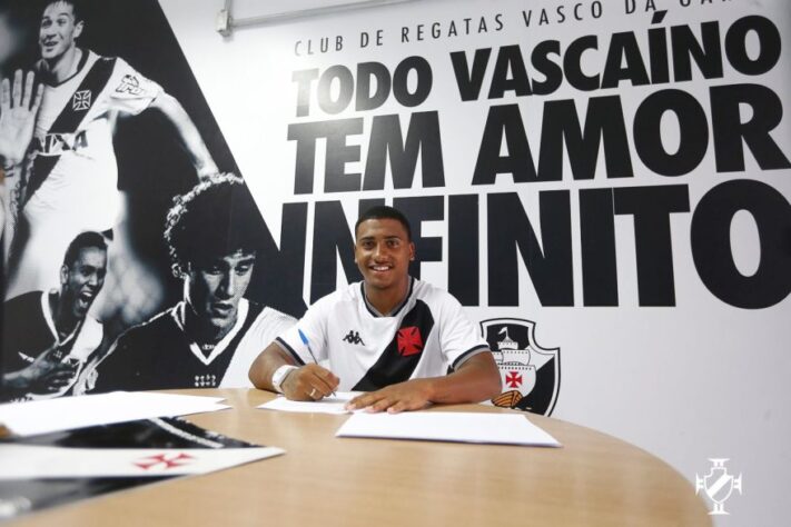 Ex-Vasco surge entre os dez melhores pontas com menos de 23 anos no ...
