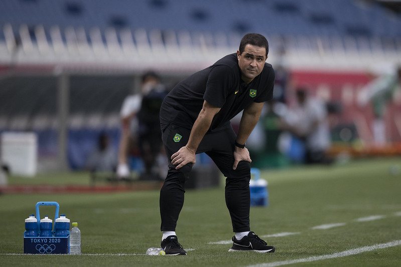 Vasco consulta técnico no mercado em meio a incertezas com Renato ...