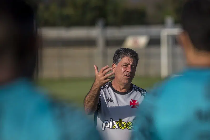 Emílio Faro fala em 'cenário inicial' e festeja chances a jovens