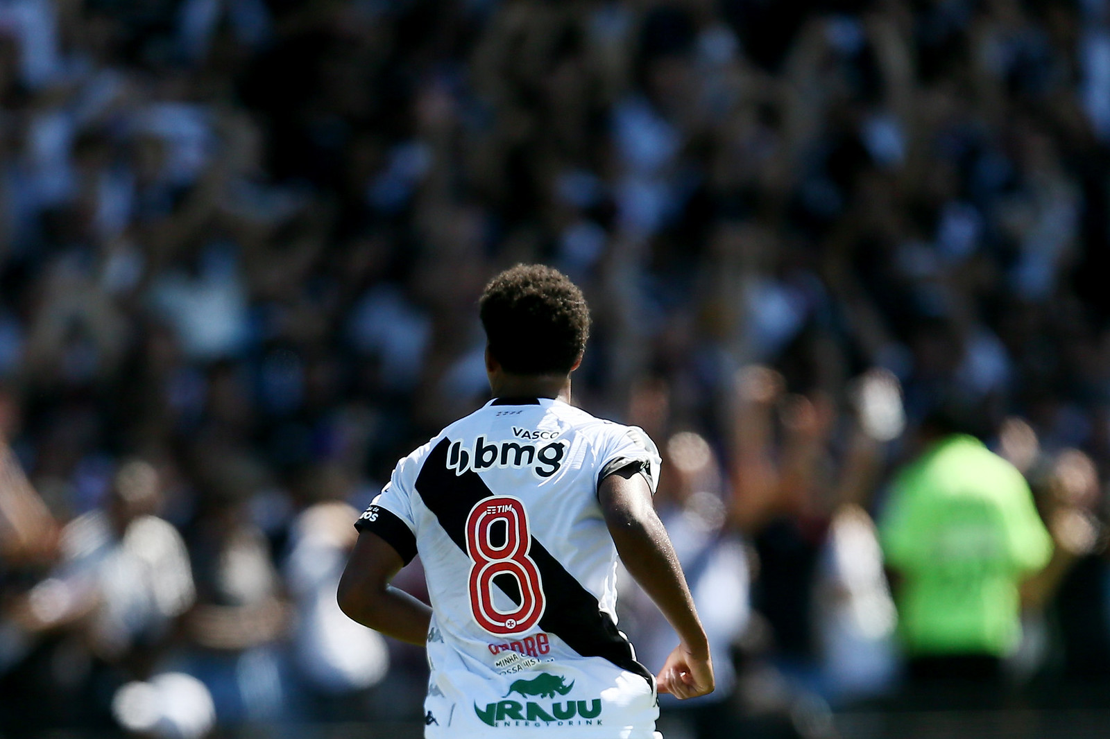 Cria do Vasco, Andrey Santos vem se destacando no Strasbourg | SuperVasco