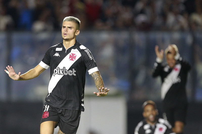 Vídeo mostra comemoração de Maurício Barbieri em gol de Gabriel Pec ...