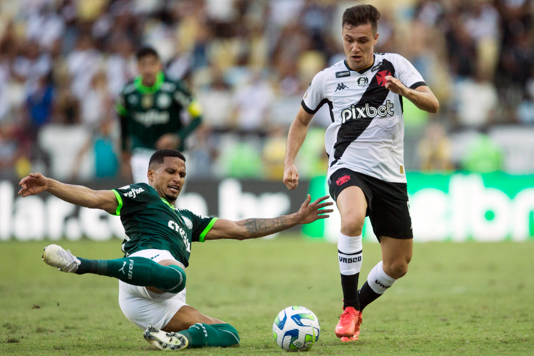 Lucas Piton vem se destacando com a camisa do Vasco | SuperVasco