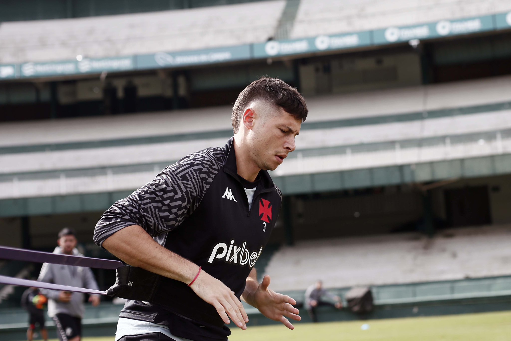 Capasso opta por permanecer no Vasco após propostas | SuperVasco