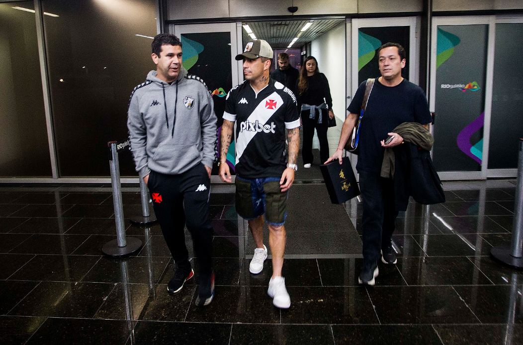 Medel fala pela primeira vez como jogador do Vasco | SuperVasco