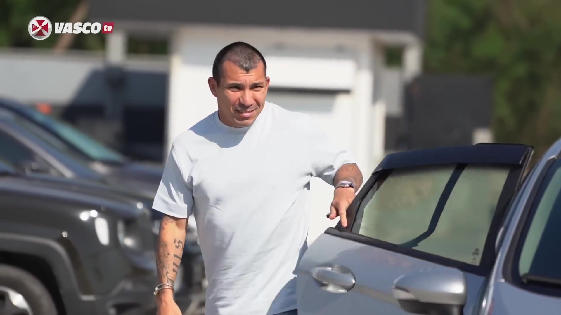 Medel agradece apoio da torcida vascaína no Estádio Nabi Abi Chedid ...