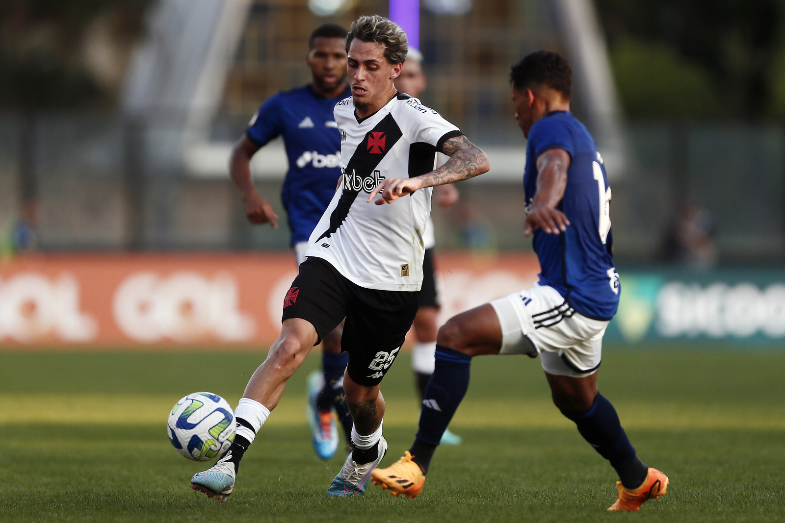 Vasco publica vídeo com curiosidades sobre Marlon Gomes | SuperVasco