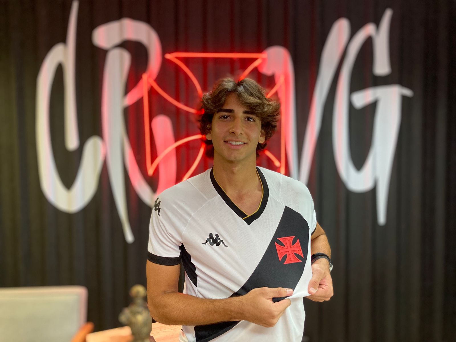 JP vem se destacando nos treinos e recebe oportunidade | SuperVasco