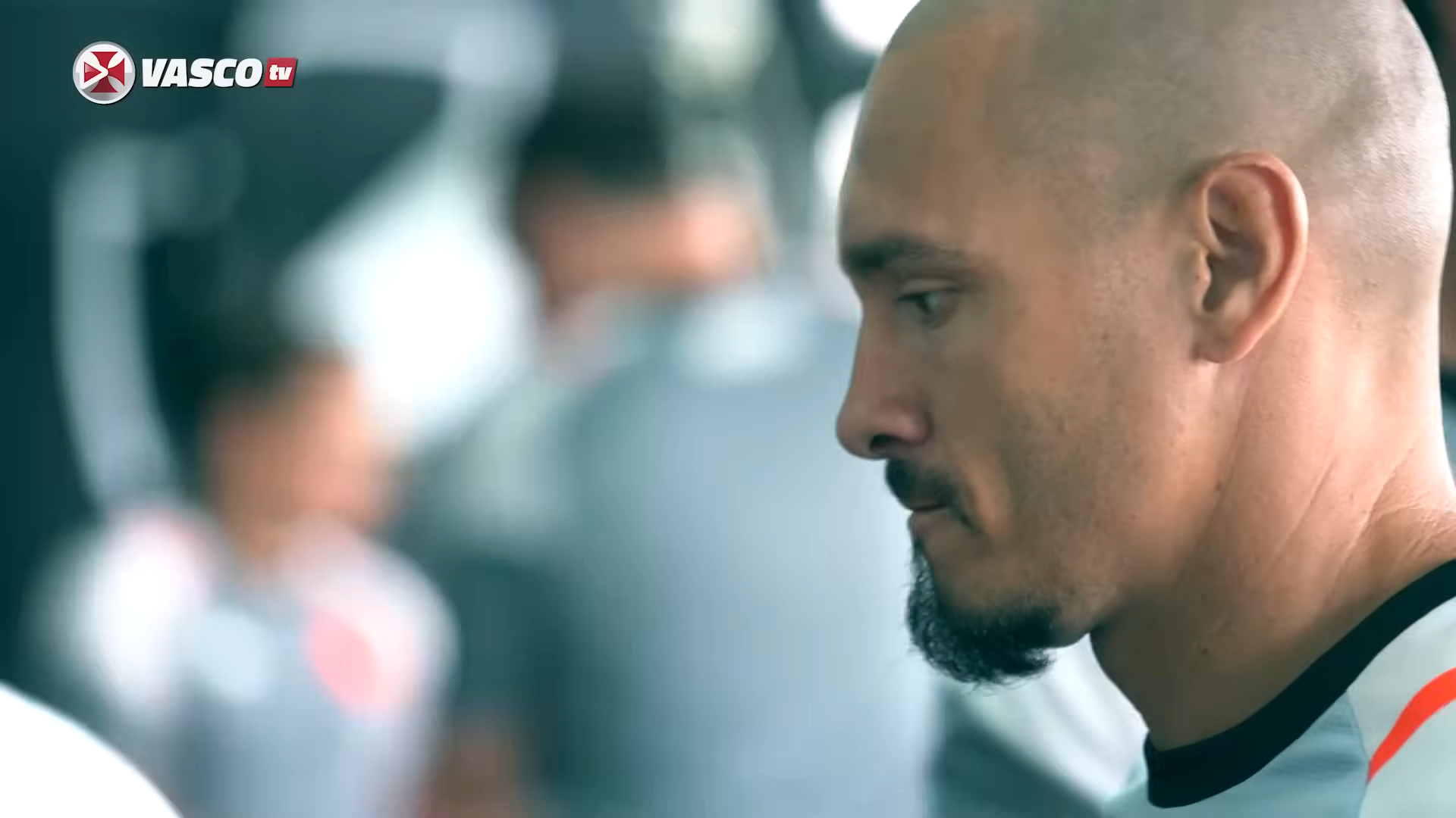 Preocupação? Vídeo mostra momento em que Maicon sente um problema no ...