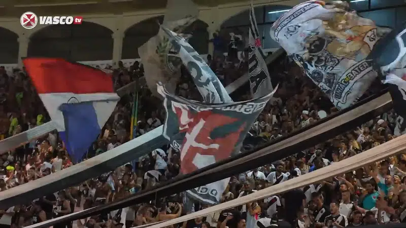 Vasco publica vídeo da torcida festejando no estádio | SuperVasco