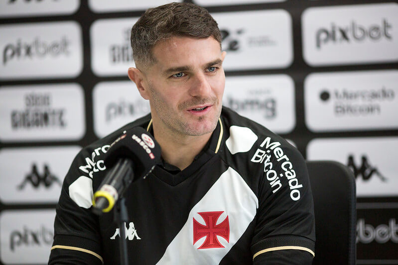 Feminino: Foto mostra o encontro de Pablo Vegetti e Mavi | SuperVasco