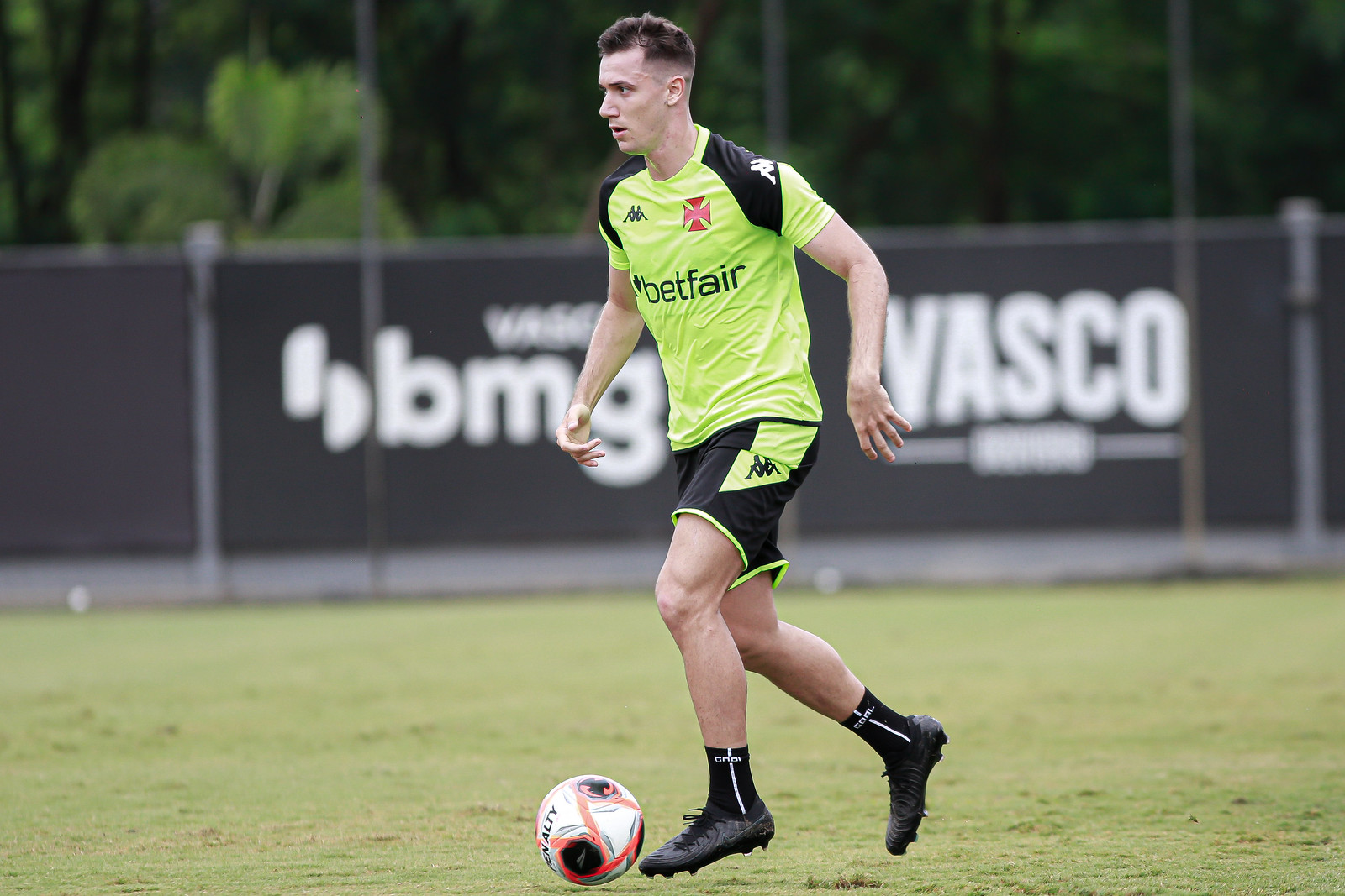 Lucas Piton convida torcida para acompanhar jogo pela VascoTV | SuperVasco