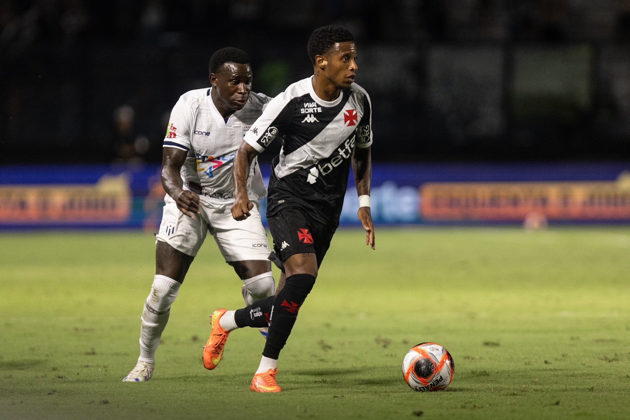 Apesar de ter retornado aos treinos, Tchê Tchê não enfrenta o Cruzeiro ...