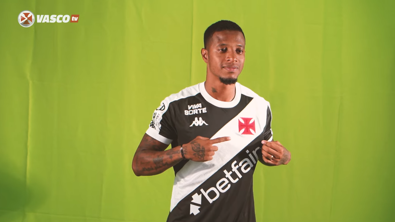 Camisa que Tchê Tchê irá utilizar pelo Vasco aparece em sua ...