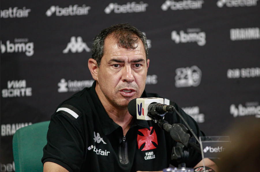 Carille volta para o 2° tempo contra o Flamengo sem mudanças | SuperVasco Carille volta para o 2° tempo contra o Flamengo sem mudanças | SuperVasco