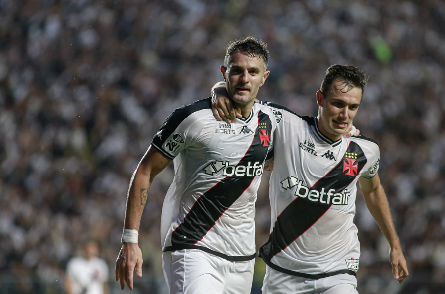 O gol de Vegetti contra o Botafogo agora por outro ângulo | SuperVasco