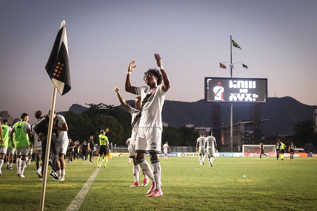 Os minutos dos gols de Vasco 4 x 3 Vitória pelo Campeonato Brasileiro ...