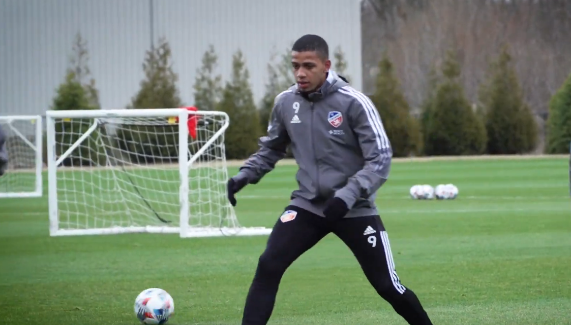 Venê Casagrande, sobre Brenner: 'O jogador aceitou...' | SuperVasco